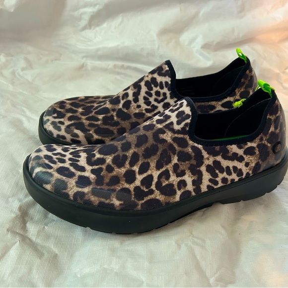 OOFOS | Shoes | Nwt Oofos Oomg Eezee Shoes | Poshmark